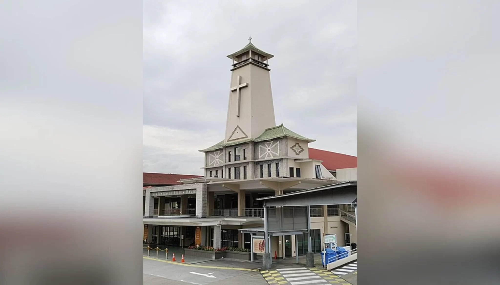 Singaporese priester gestoken terwijl hij de Mis vierde - ExploreCatholic