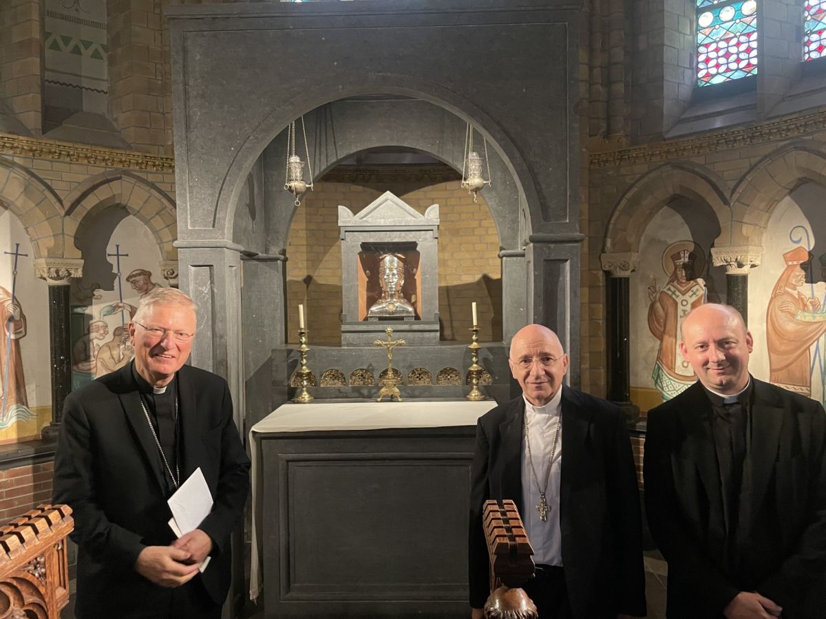 Kennismakingsbezoek van de nieuwe Nuntius - ExploreCatholic