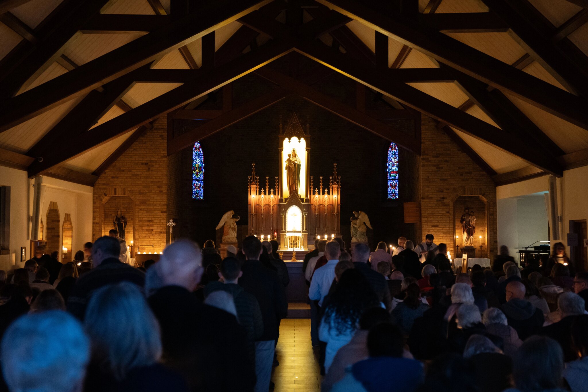 Ancient Advent Mass gains new interest among younger Catholics ...