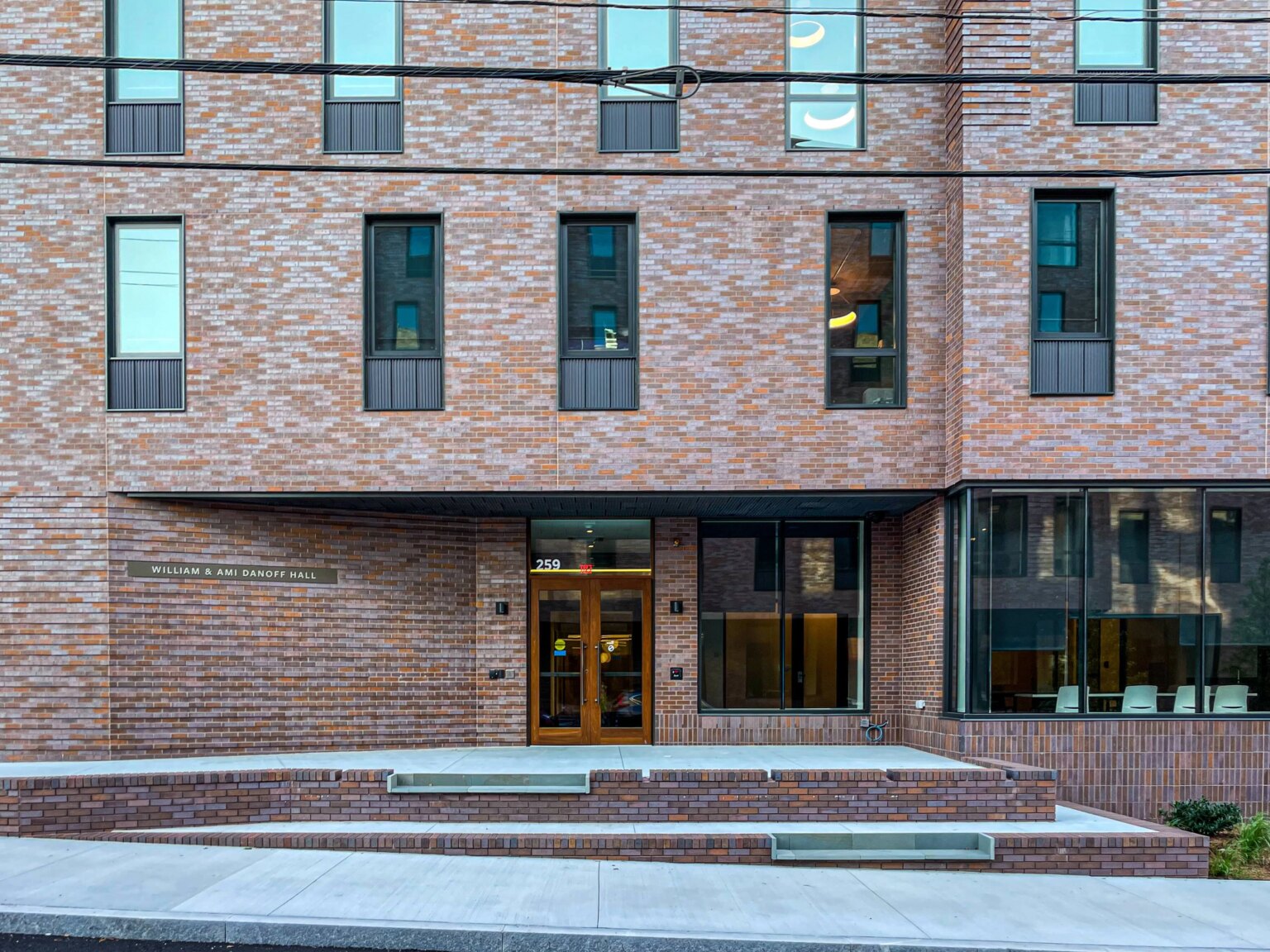 Bisschop van Providence geeft verklaring af na schietpartij aan Brown ...