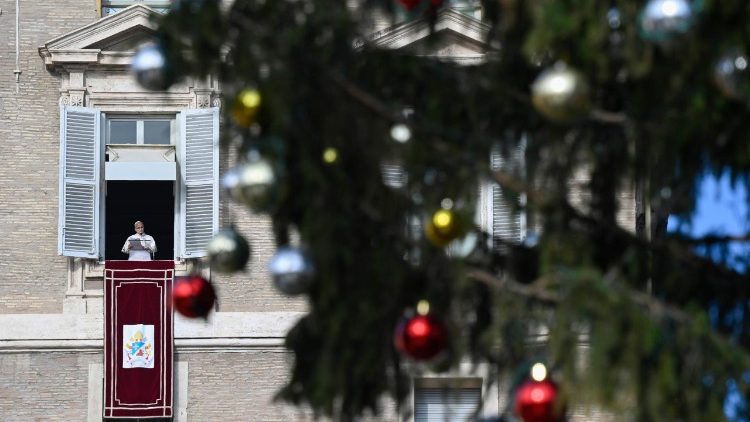 Pope Leo: Pray for peace in our world and our families - ExploreCatholic