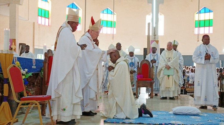 Cardinal Parolin: The mission of a nuncio is to bear peace and unity ...